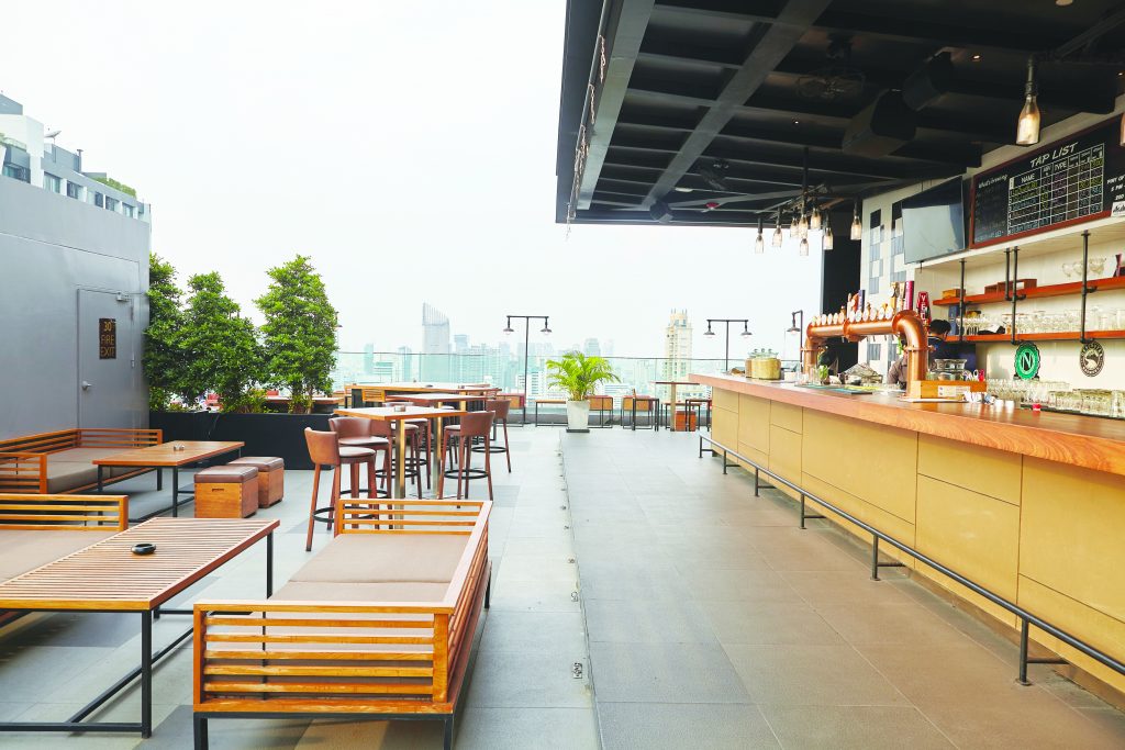 BREWSKI CRAFT BEER BAR - https://howemagazine.com/