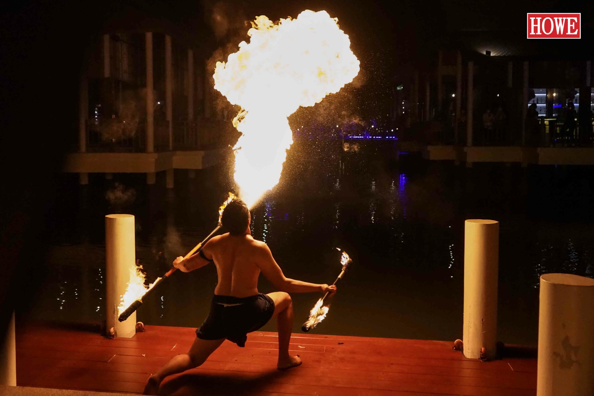 Legend River Bar ร้านอาหารและบาร์กลางน้ำ สไตล์โมเดิร์นในเรือนไทยริมน้ำ - https://howemagazine.com/