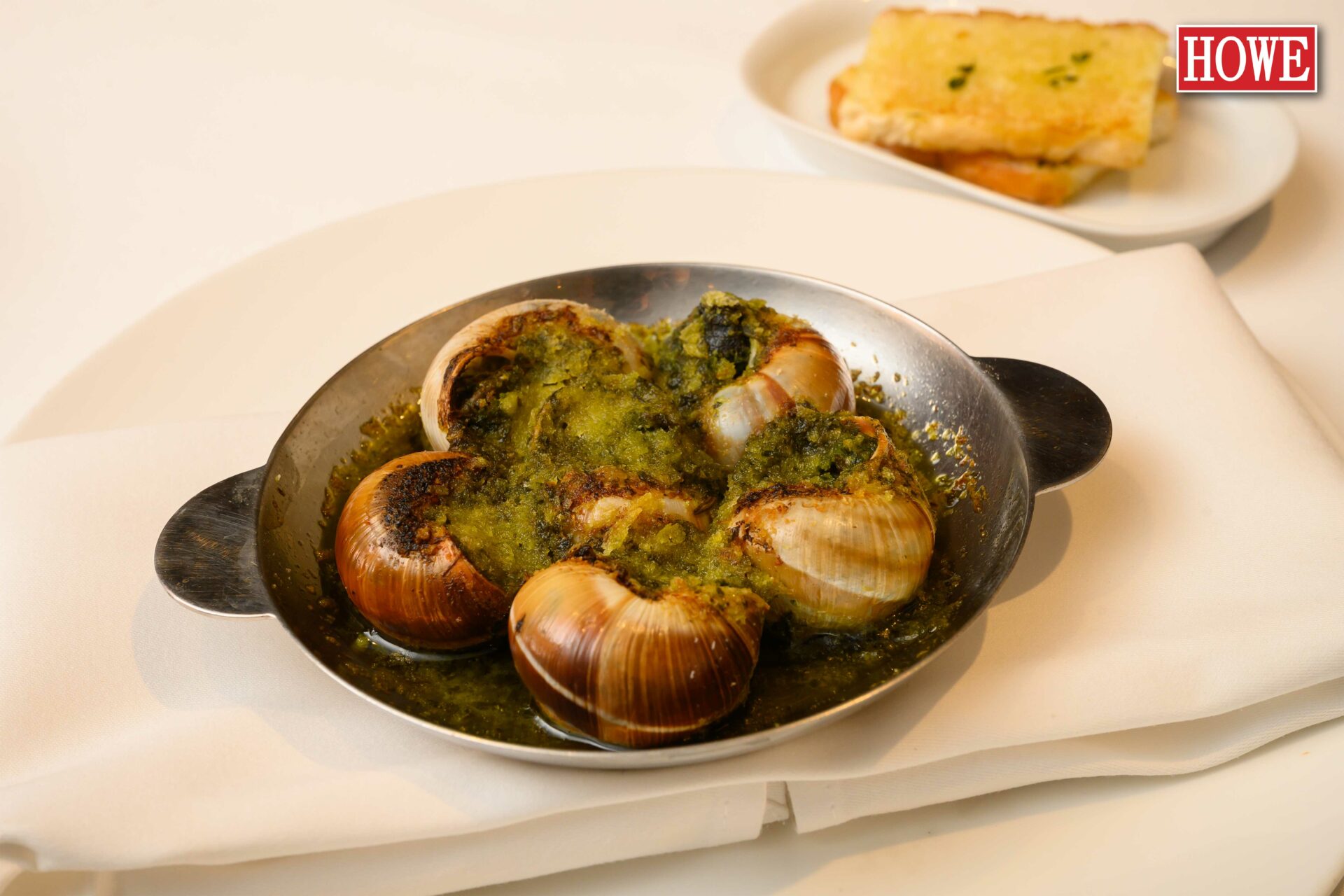 FIREPLACE GRILL AND BAR สัมผัสบรรยากาศสุดพิเศษห้องอาหารระดับมิชลิน - https://howemagazine.com/