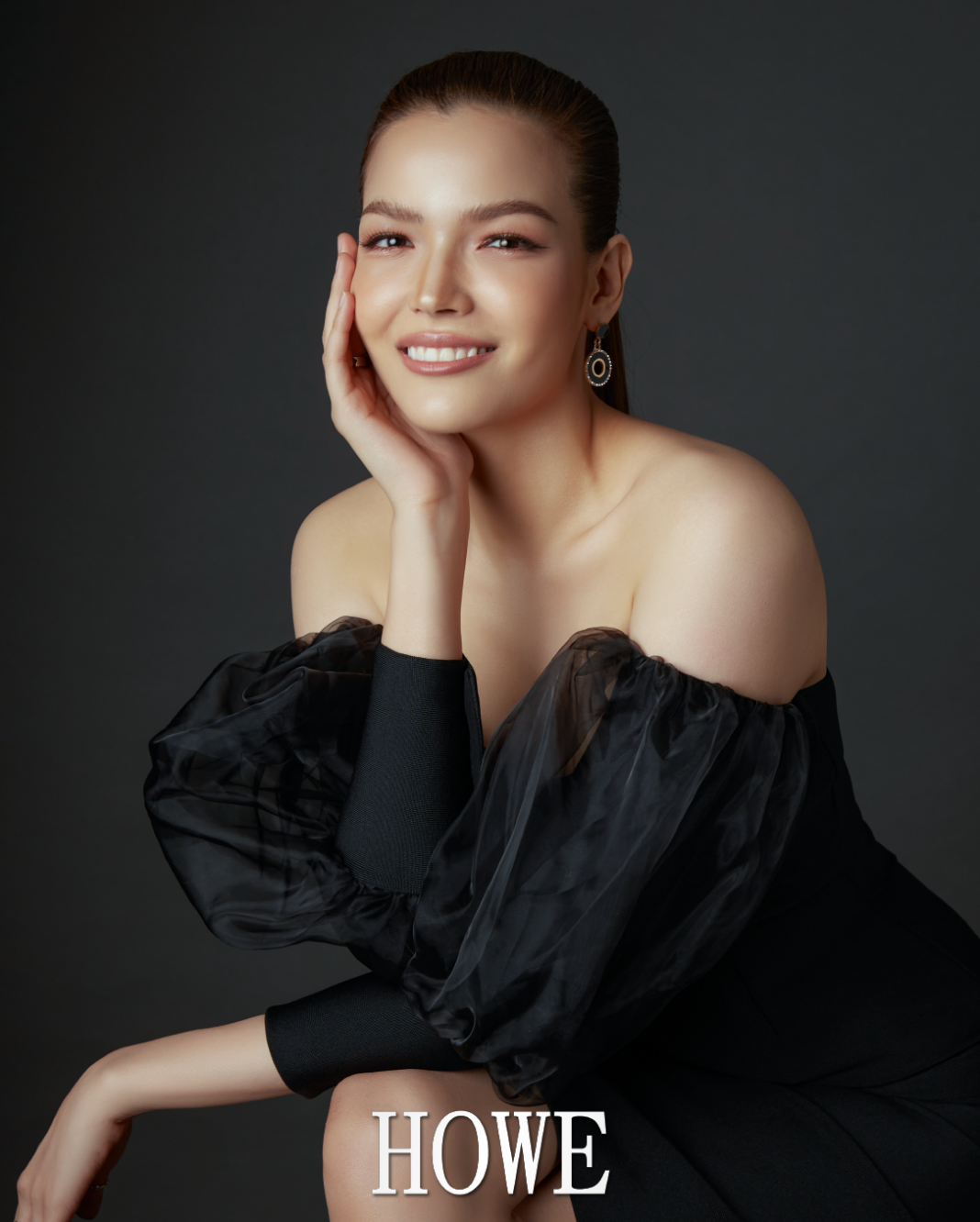 "ฟ้าใส - ปวีณสุดา ดรูอิ้น" Independence Fighter & Positive Thinking - https://howemagazine.com/