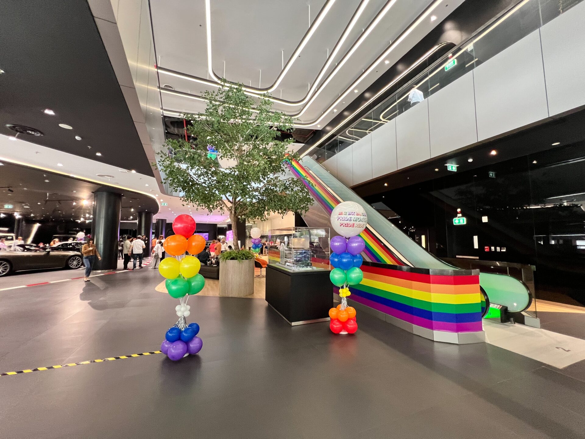 BENZ BKK BANGNA ร่วมฉลอง PRIDE MONTHภายใต้แคมเปญ Pride Month Pride Ride ...