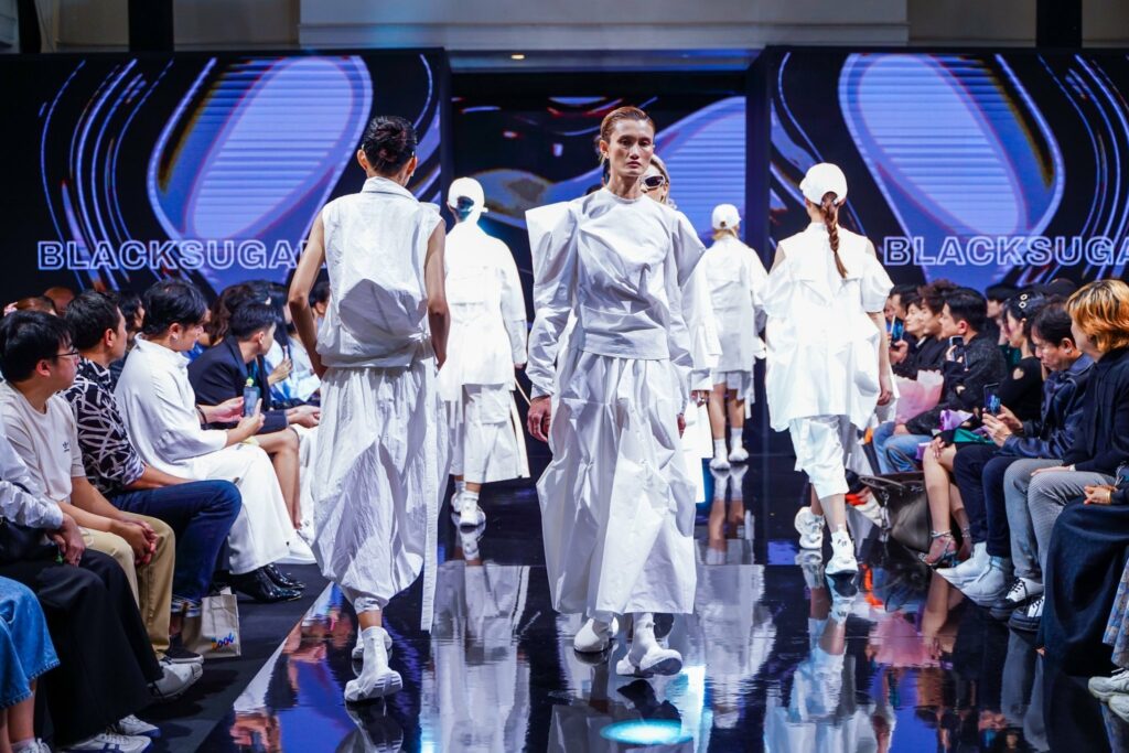 CIDI CHANAPATANA สร้างปรากฏการณ์บนรันเวย์ Bangkok International Fashion ...