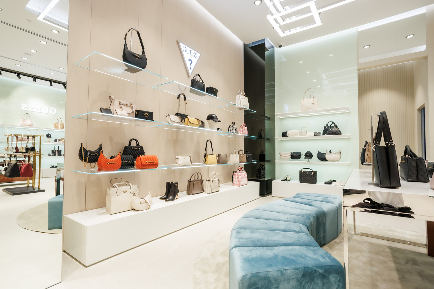 ฉลองเปิด GUESS Flagship Store คอนเซ็ปต์ใหม่ที่แรกของโลกที่ชั้น 1 ...