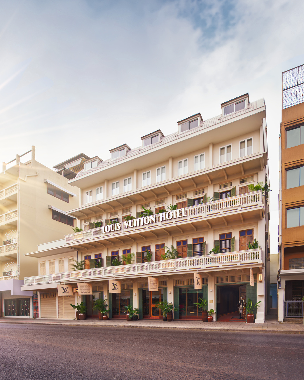 LOUIS VUITTON HOTEL BANGKOK - https://howemagazine.com/
